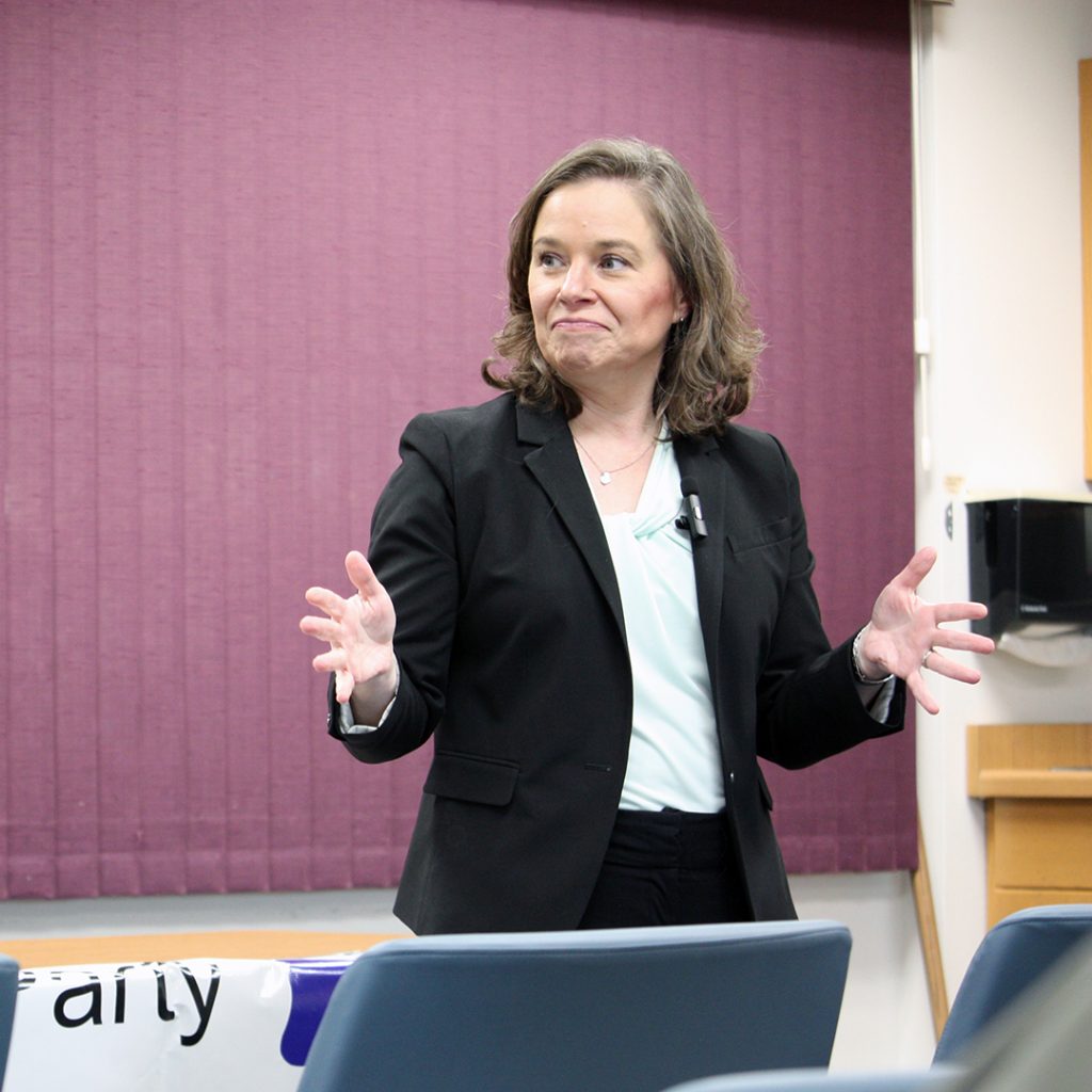 Rodriguez makes governor campaign stop in Medford ahead of primary ...